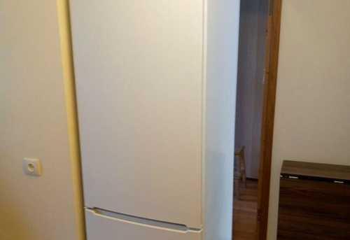 Холодильник 2020 г Bosch 2 м. Состояние нового