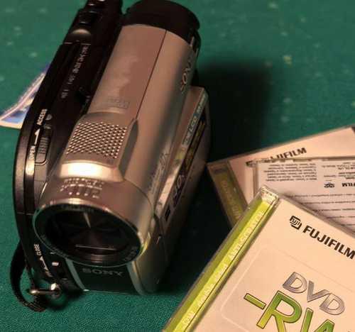 Видеокамера Sony handycam DVD 610E