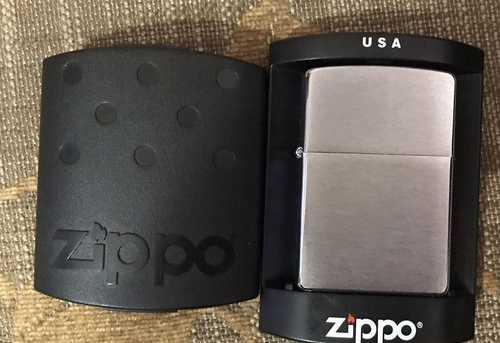 Новая Zippo 200 Brushed Chrome оригинал