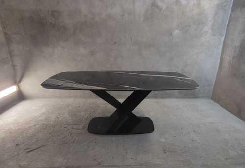 Черный стол из керамогранита Turin