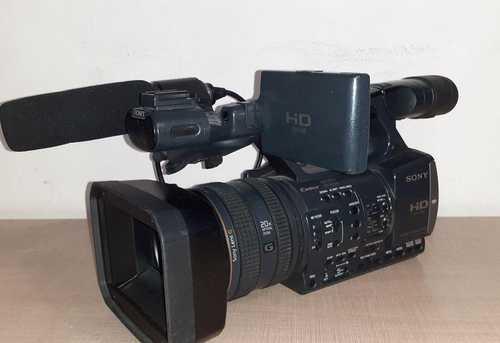 Видеокамера Sony HDR-AX2000E