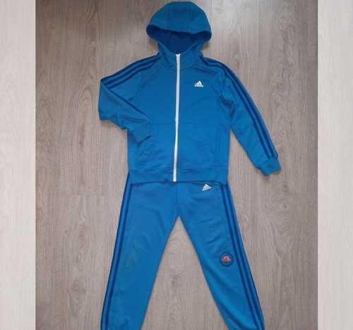 Спортивный костюм adidas