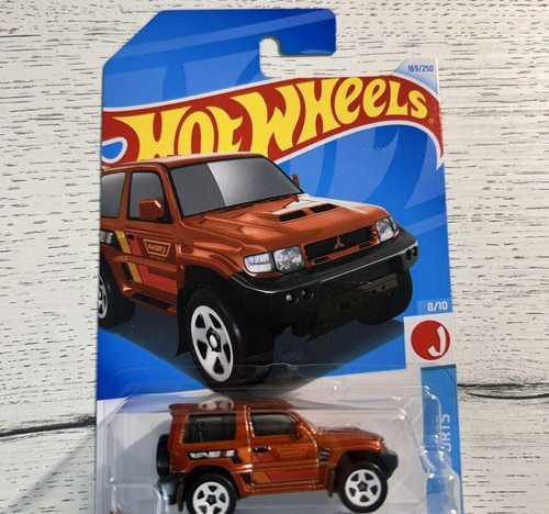 Hot wheels mitsubishi pajero