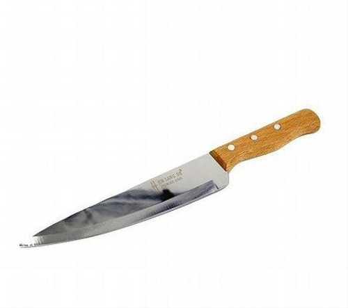 Кухонный нож с деревянной ручкой