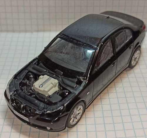 BMW 5 1:43 Kyosho