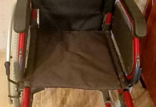 Кресло-коляска с ручным приводом Breezy 300