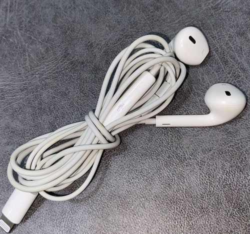 Наушники apple earpods с разьемом lightning