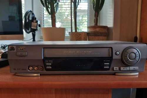 Видеомагнитофон JVC Hi-Fi (и 100 кассет в подарок)