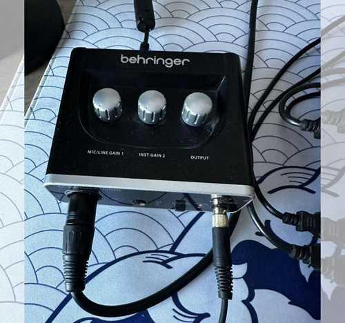 Звуковая карта behringer U-phoria UM2