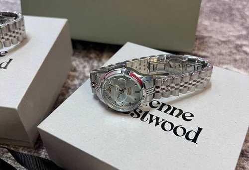 Vivienne Westwood часы