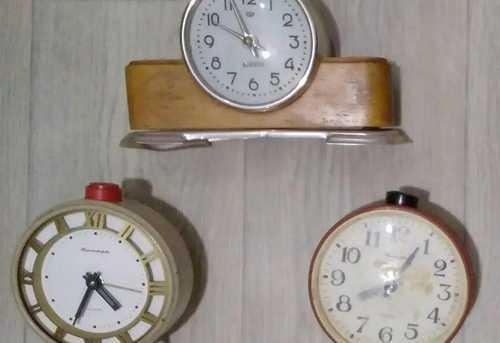 Часы будильник времен СССР механика. 3 шт набором
