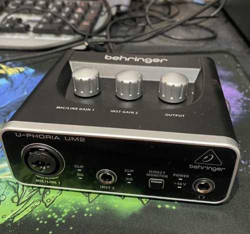 Звуковая карта behringer u phoria um2