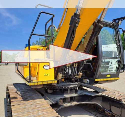 Стекло JCB JS 220 правое