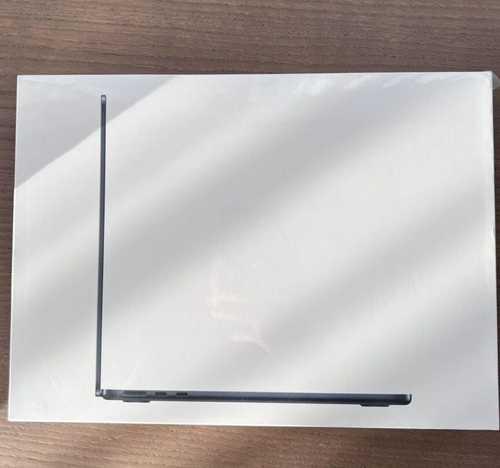 Apple MacBook Air 13.6" (M2, 8 Gb, 256 Gb SSD)