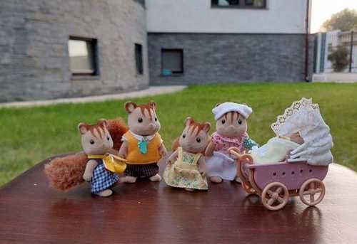 Sylvanian families семьи: белки, долматинцы, зайцы