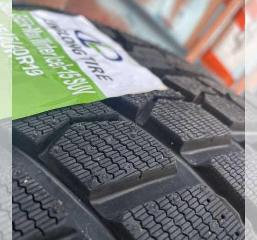 LingLong Green-Max Winter Ice I-15 SUV 245/40 R19 98S