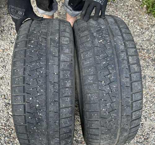 Pirelli Ice 215/60 R17