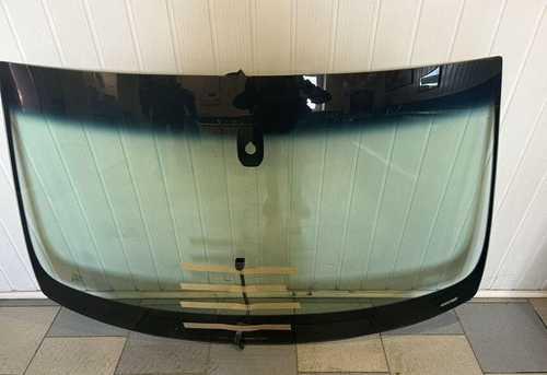 Лобовое стекло на volkswagen touareg 2 NF