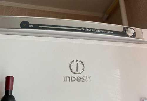 Холодильник бу indesit