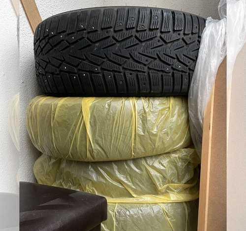 Nordman 7 215/55 R17 98T