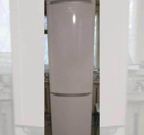 Indesit pbaa 347, 2-хкамерный, высота 2.0 м, б/у