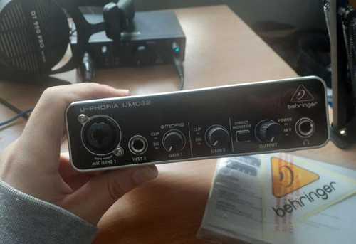 Внешняя звуковая карта U-phoria behringer UMC22
