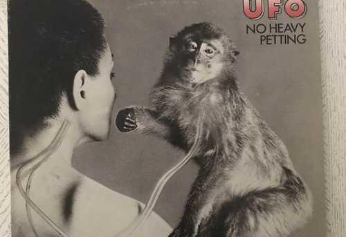 UFO - No Heavy Petting / LP / 76/76 (nm/ех+,USA)