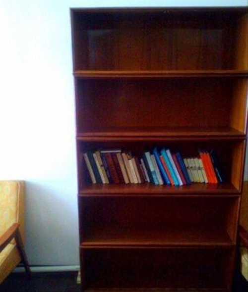 Книжный шкаф Румыния