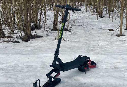 Электросамокат - снегоход с гусеницей и лыжей 3 в1