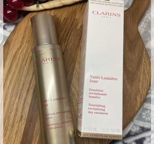 Clarins Nutri Lumiere эмульсия 50мл