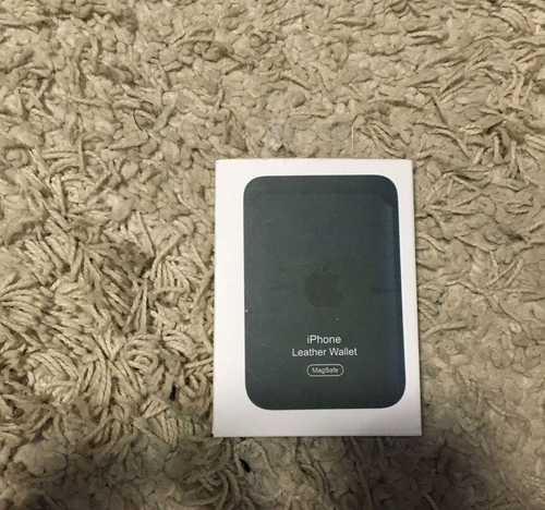 Чехол бумажник на iPhone