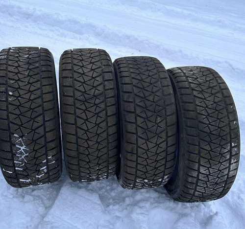 Bridgestone Blizzak DM-V2 285/45 R22 110T