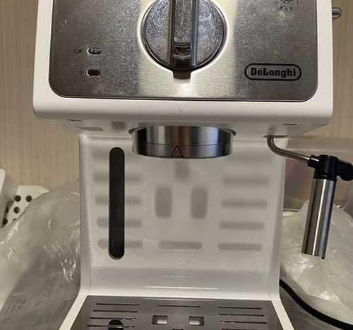 Кофеварка рожковая delonghi