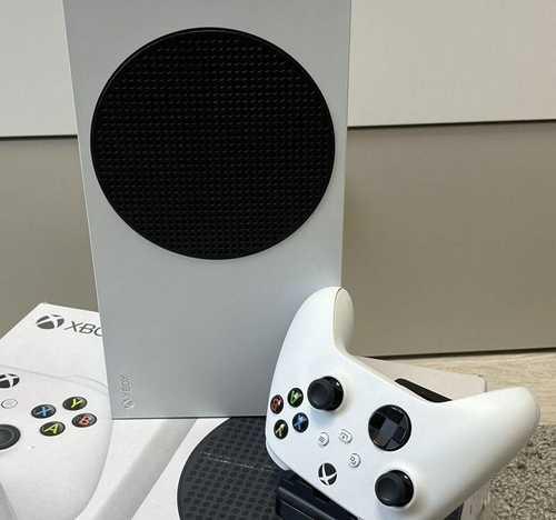 Xbox Seris S 512gb Белая   Зарядная станция