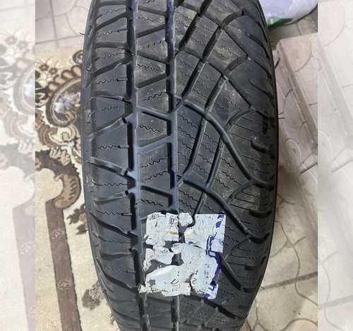 Michelin Latitude Cross 215/70 R16