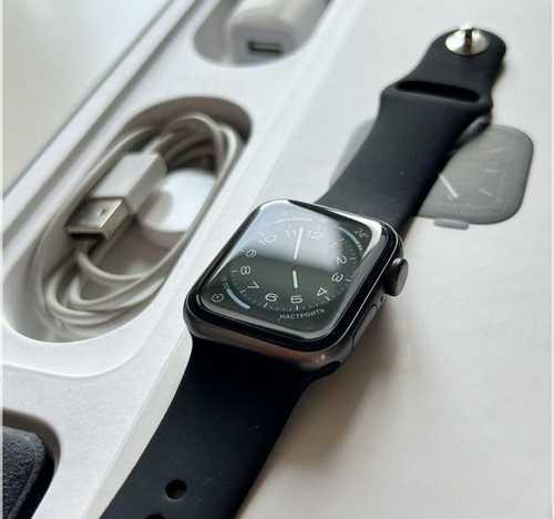 Apple Watch Series 5 40mm Space Gray