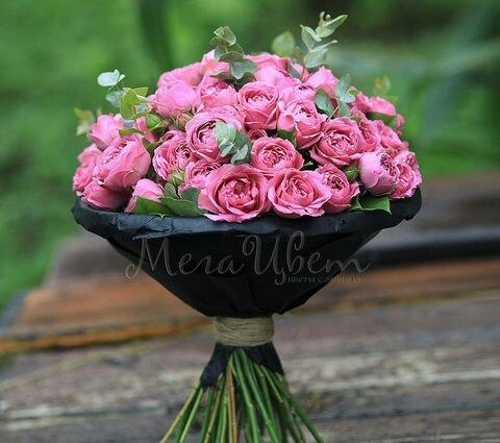 Букет 15 Кустовых Пионовидных Малиновых Роз (50 см