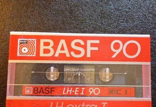 Аудио кассеты новые запечатанные BASF