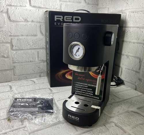 Рожковая кофеварка RED Evolution RCM-1532черный