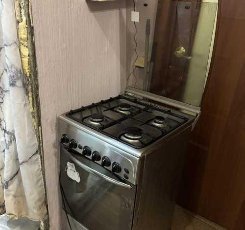 Газовая плита с духовкой "Indesit"