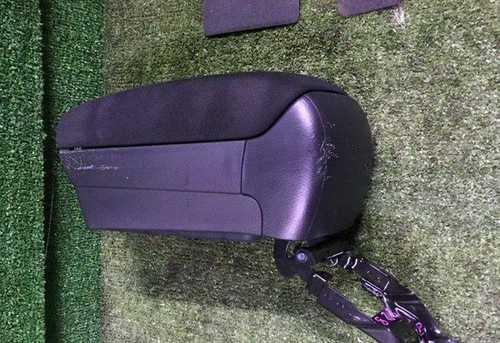 Подлокотник Toyota Avensis ZZT251 1ZZ-FE 2007
