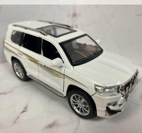 Металлическая машинка модель Toyota Land Cruiser P