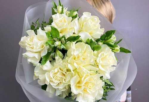 Альстромерии. Розы ажурные белые букет
