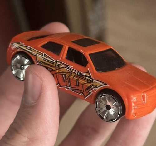 Две машники hot wheels