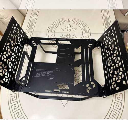 Cooler Master MasterFrame 700