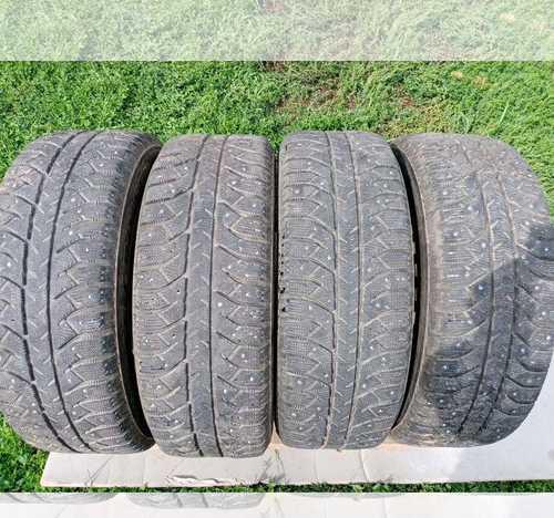 Bridgestone Ice Cruiser 7000 8.25/8.5 R8 88