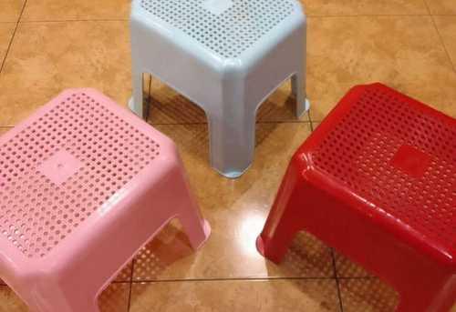 Пластиковые стулья (Низкие)