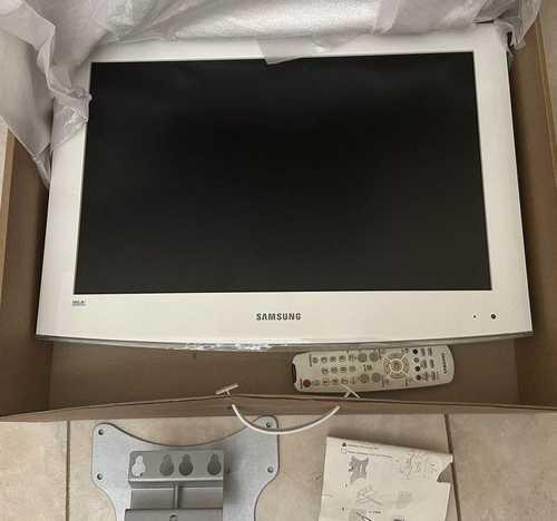 Samsung LE22A454C1 с кроншиейном