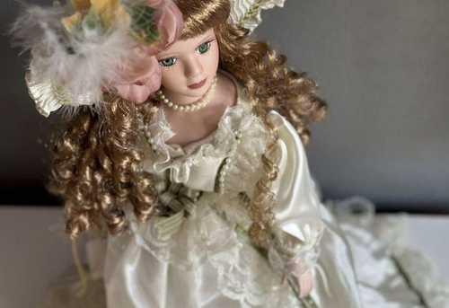 Фарфоровая кукла "The Anastasia Collection"