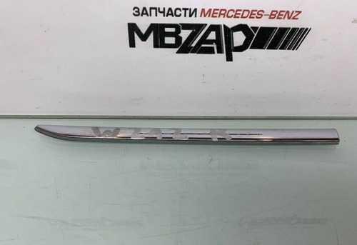 Молдинг переднего правого крыла Mercedes W212 E